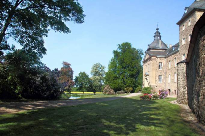 Ausflugsziel Burg Ringsheim in Euskirchen - DOATRIP.de